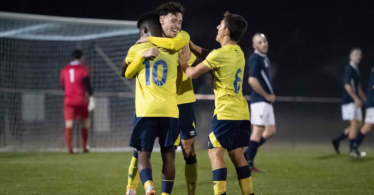 This Sunday: Mariners Academy Men & Women at home - Central Coast Mariners