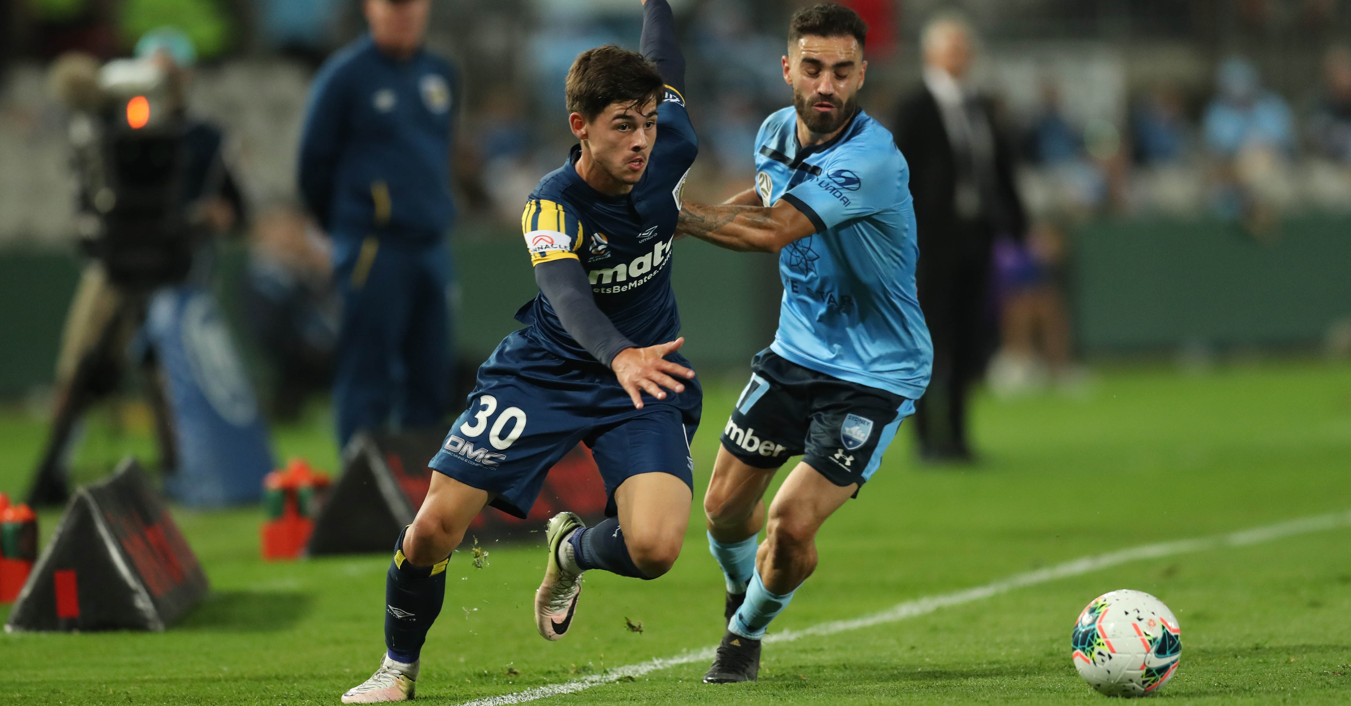 Dylan Ruiz-Diaz signs scholarship deal with Mariners - Central Coast ...