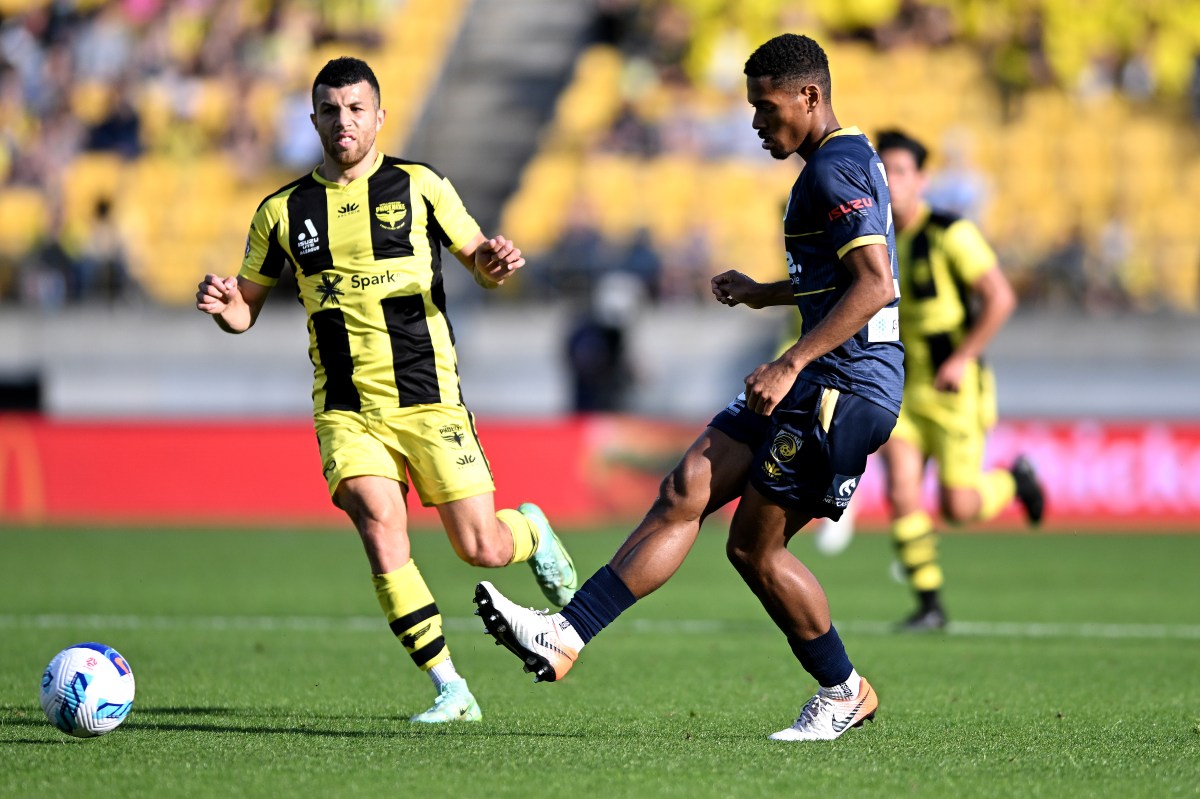 Dan Hall & Max Balard sign contract extensions - Central Coast Mariners