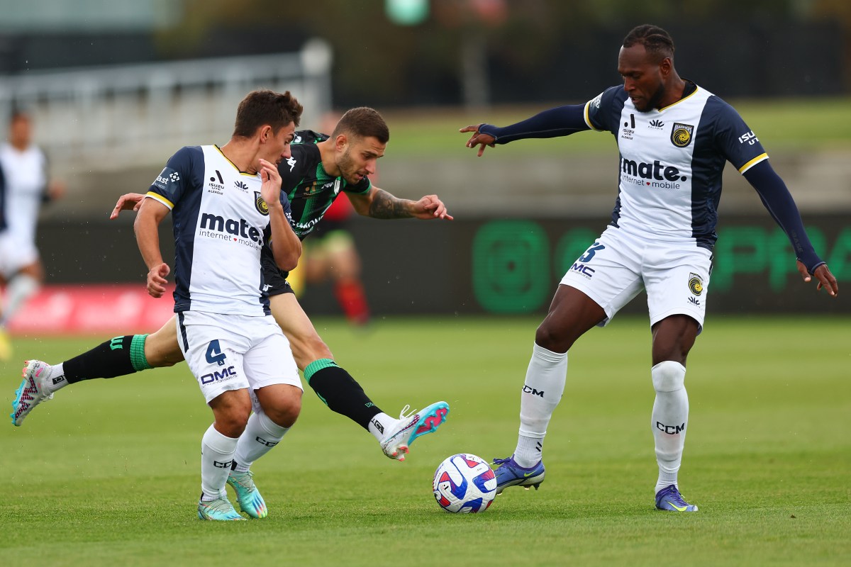 Three goals secure three points for Mariners against Western - Central ...