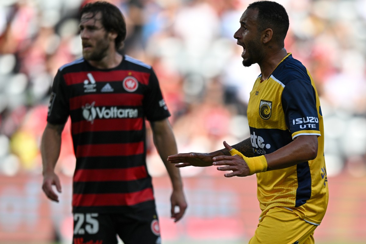 Tulio signs off with stunner as Mariners go fourth