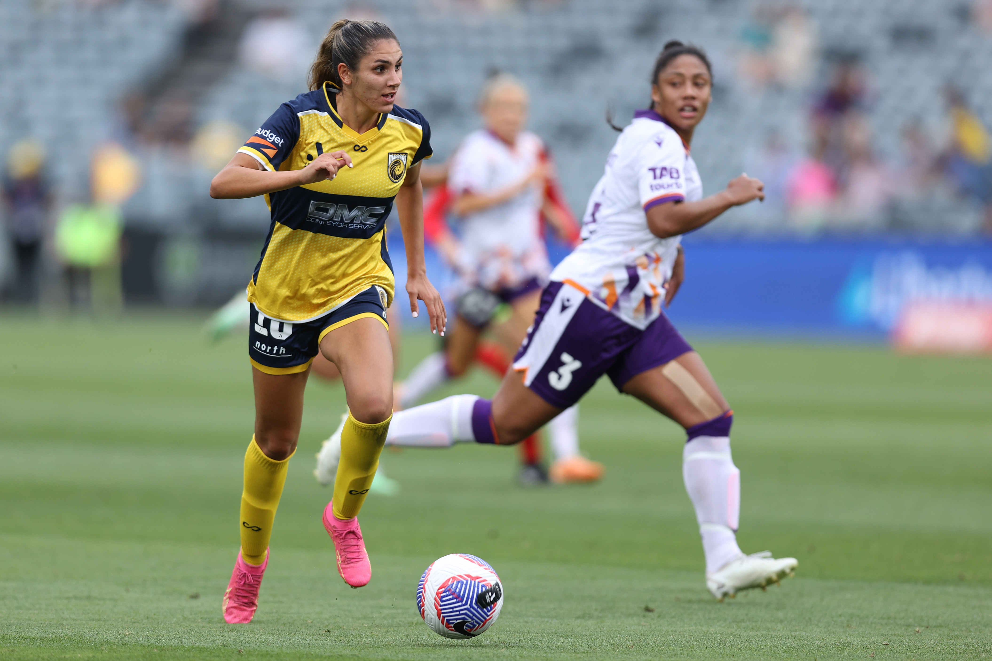 Mariners Women fall short against 2nd-placed Perth - Central Coast Mariners
