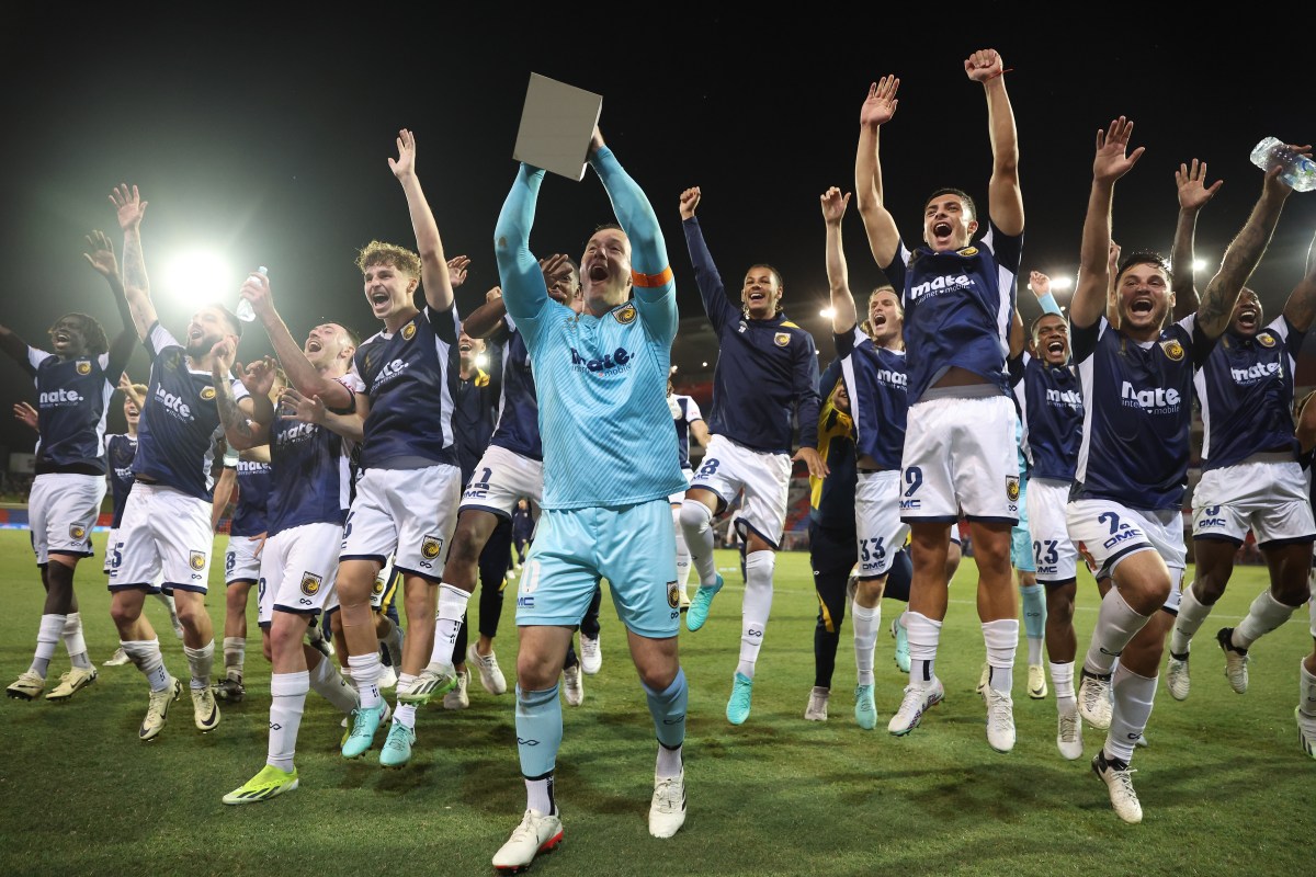 Nisbet nets winner as Mariners lift F3 Derby Trophy in Newcastle ...