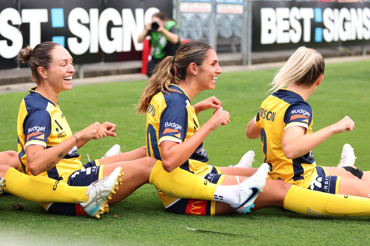 Mariners confirm Finals spot with clinical win over Canberra - Central ...