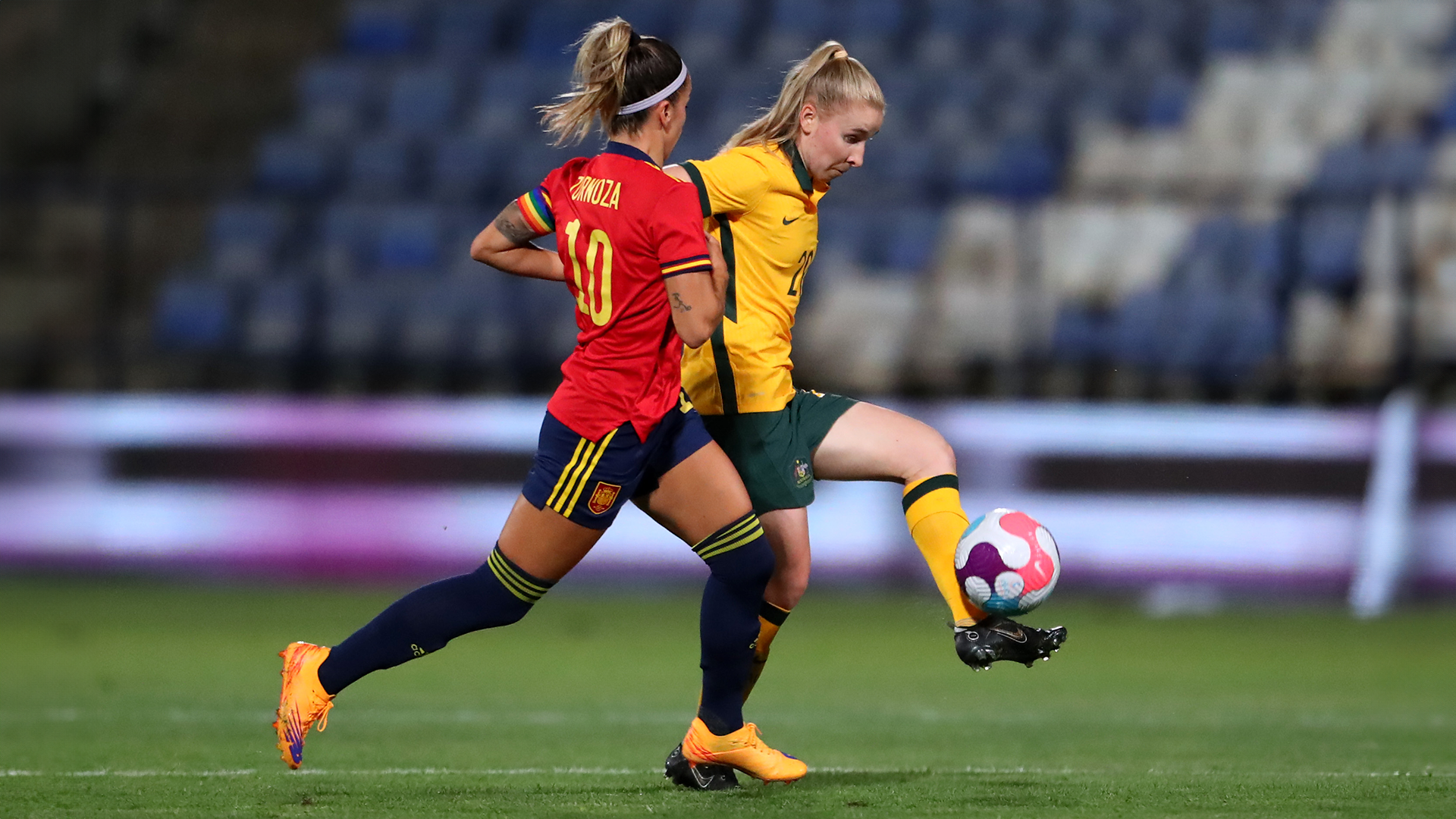 Central Coast Mariners sign Championship winning midfielder Taylor Ray ...